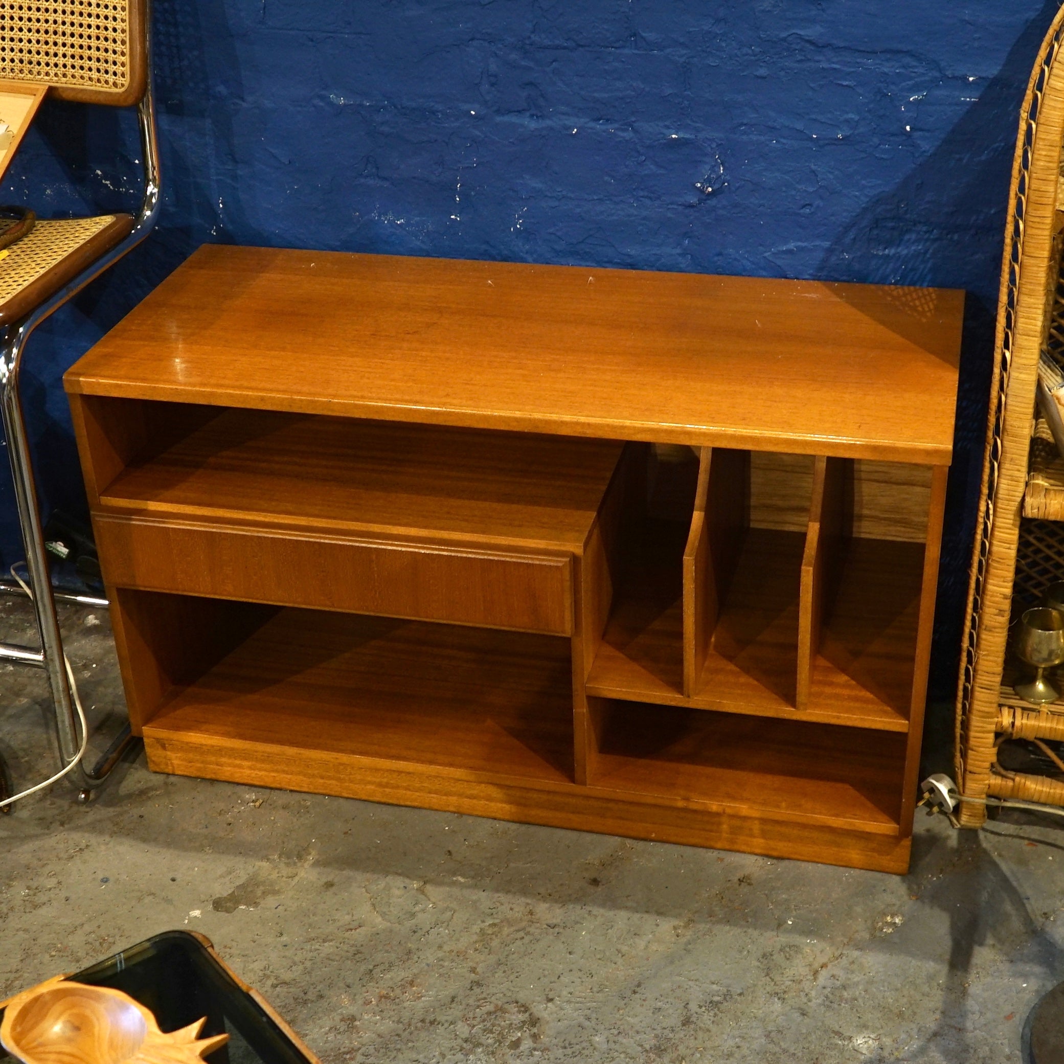McIntosh Midcentury Media Unit – Bibelot Nook